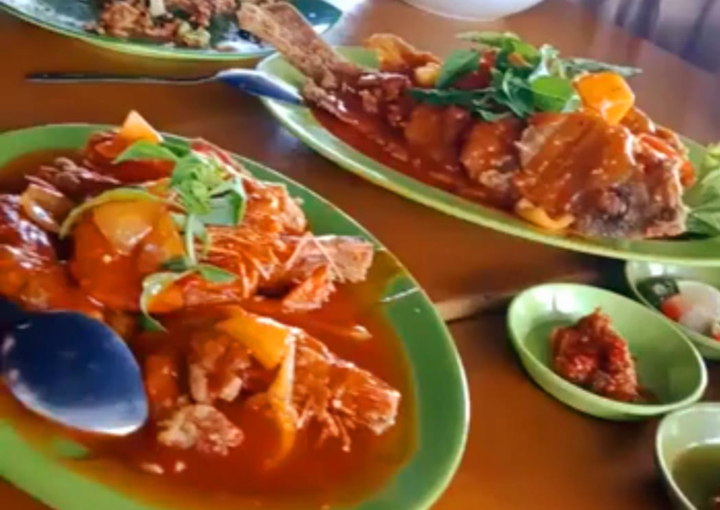 5 Tempat Nongkrong di Belawan Medan, Tempat Makan Enak, Resto Seafood ...