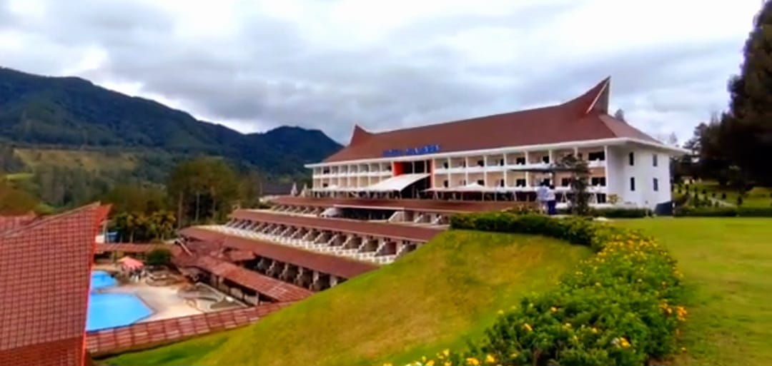 20 Hotel di Danau Toba Terbaik, Ada yang view Danau Toba & Kolam Renang ...